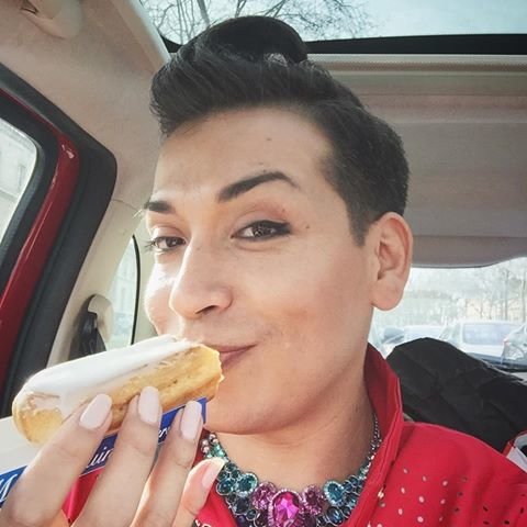 Rosemberg Rivas, un travesti, es el embajador de marca país de El Salvador